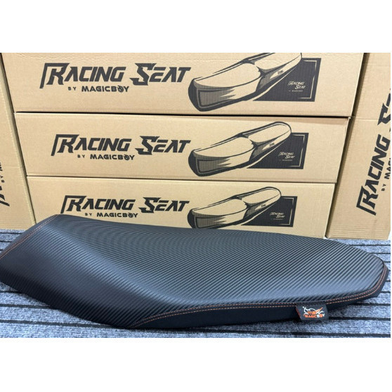 FLAT STYLE CARBON RACING SEAT MAGIC BOY LC135 V2 & RSX150 / RS150 & Y15 ...