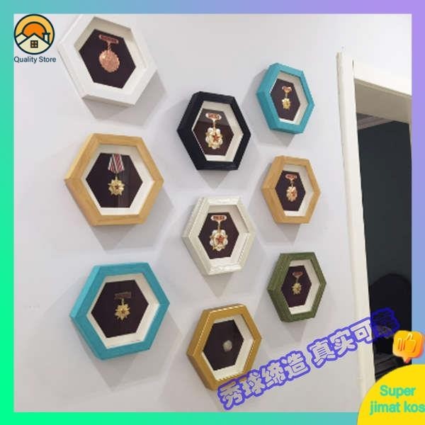 medal display frame home decor medal frame Keempat, terdapat pingat ...