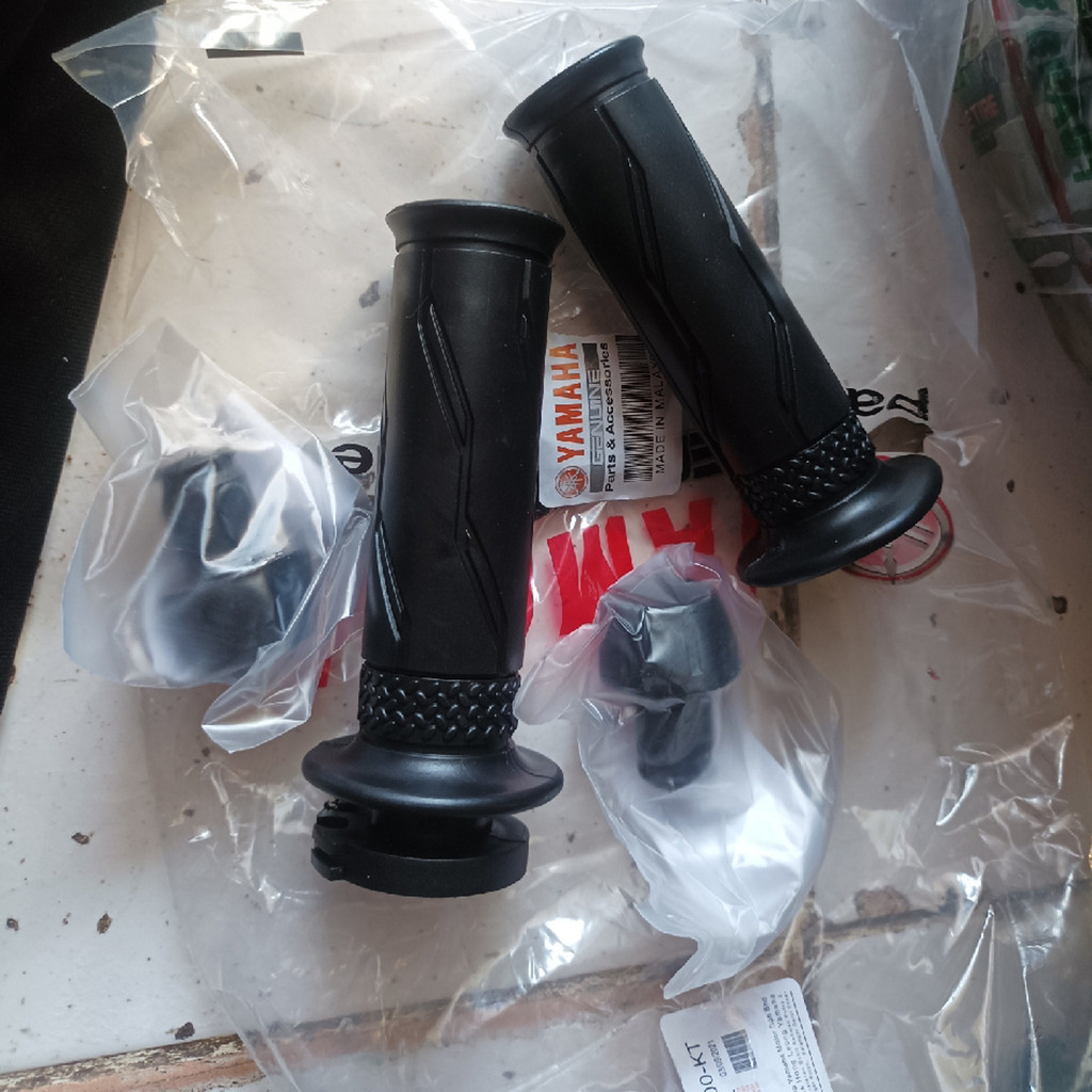 100% ORI YAMAHA HANDLE GRIP WITH BALANCER THROTTLE PIPE ASSY COMPLETE ...