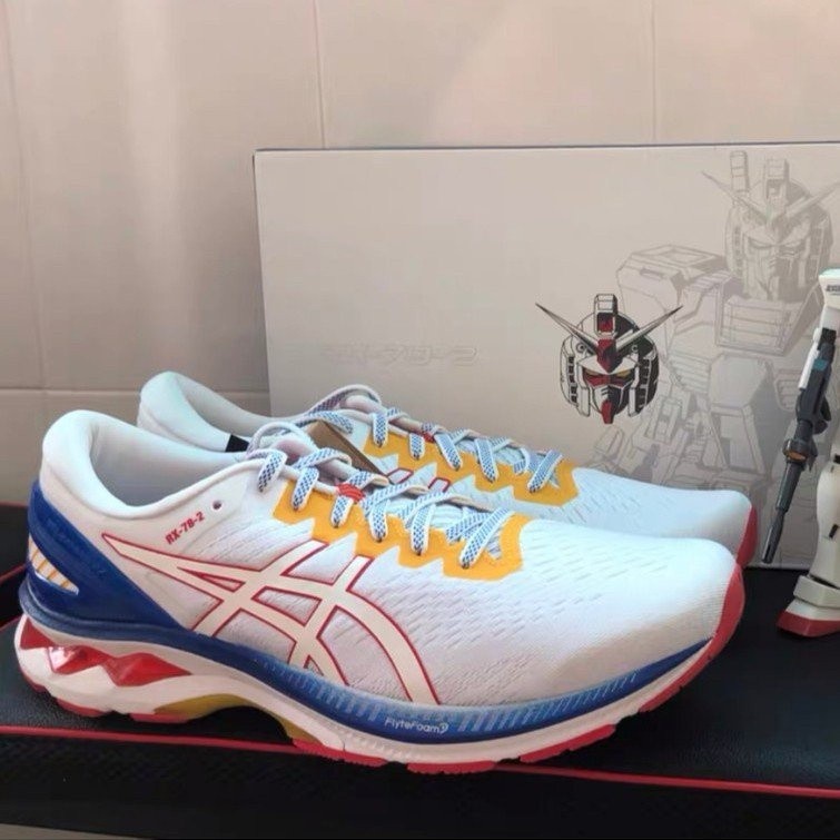 Asics Gel-Kayano 27 Gundam jenama bersama putih, biru dan merah kasut ...
