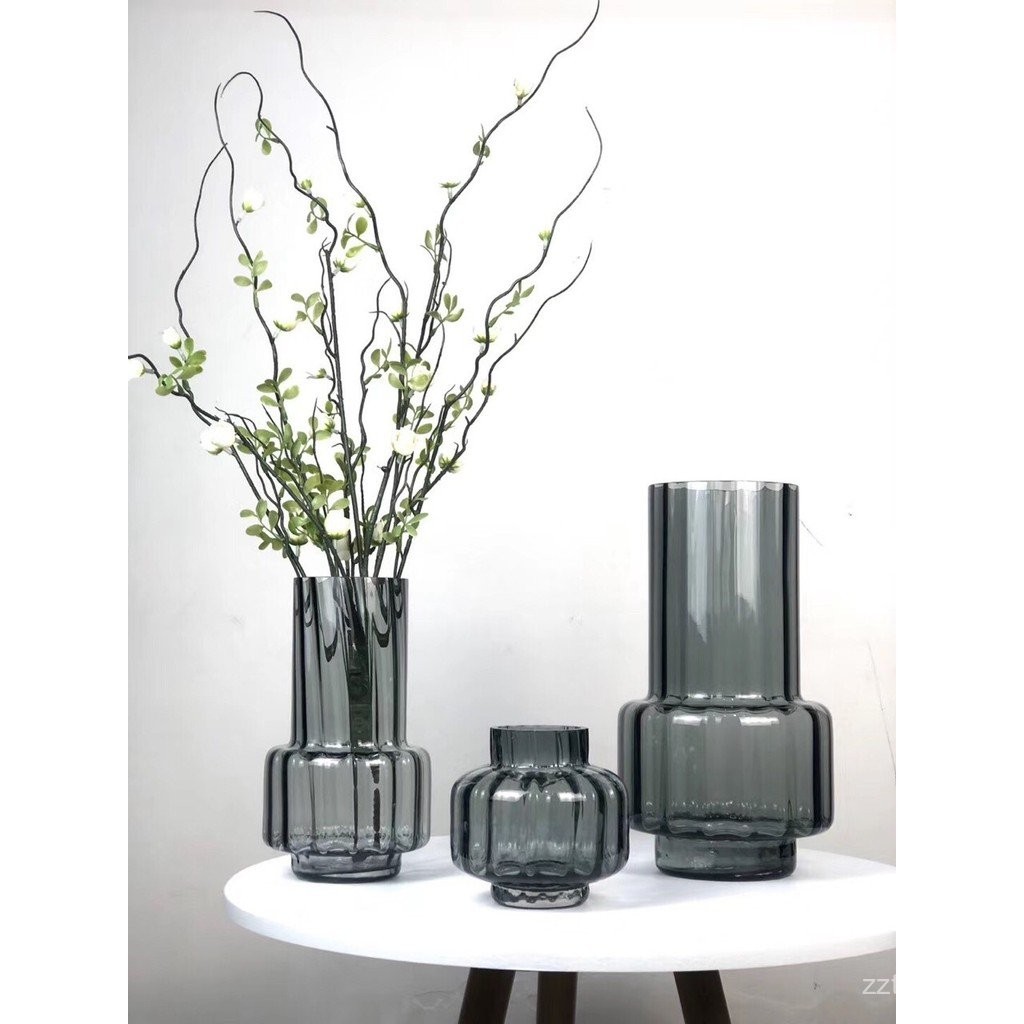 Ringkas dan mudah dipadankan pasu kaca bergaris menegak kelabu hiasan ...