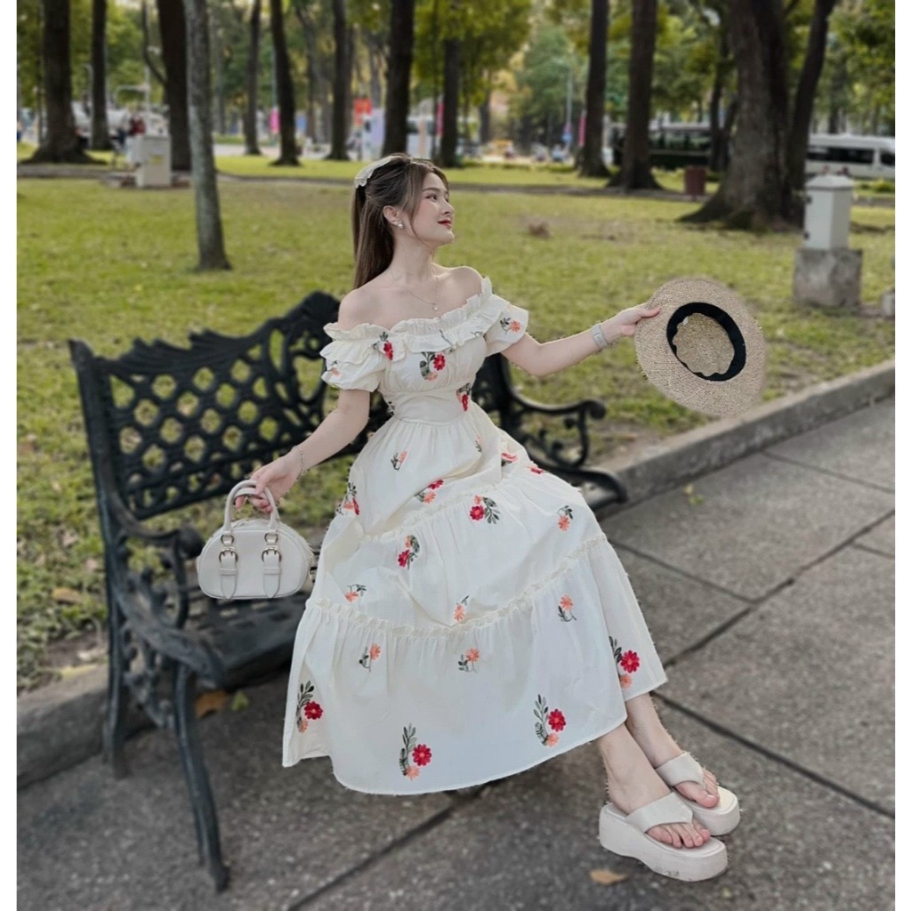 Super pretty princess dress designed with duck cake, long flared off ...