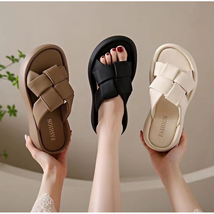 2338 - Women Summer Cross Padded New Style Soft Sole Comfortable Beach ...
