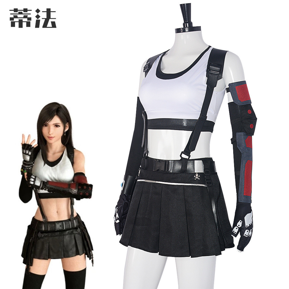 Final Fantasy Tifa cosplay, wearing Tifa Lockhart cosplay, Halloween ...