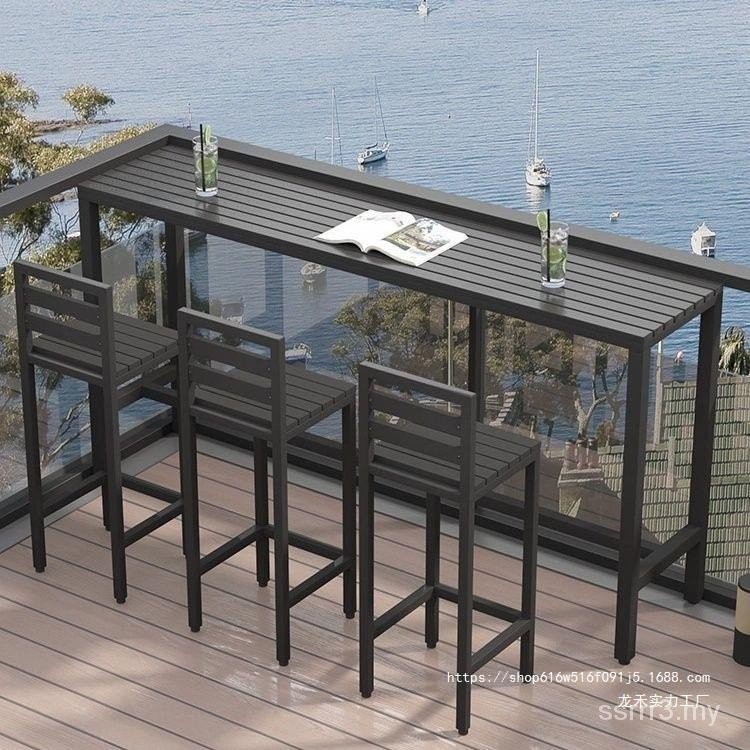 Balkoni rekreasi luar di dinding kaunter bar meja dan kerusi kombinasi ...