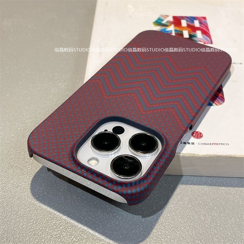 Simple contrasting color grid suitable for iPhone 16 Pro Max case ...