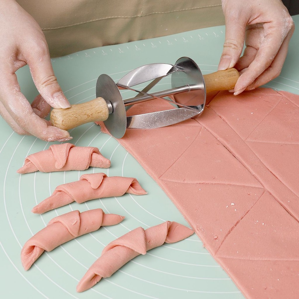 Roller Cutter Stainless Steel Croissant Dough Cutter, Roller W/ Plastic ...