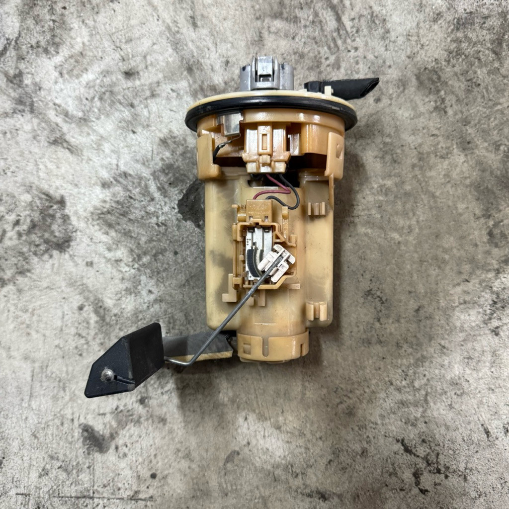 Toyota Wish Legend ZNE10 1.8 Fuel Pump Original Used Japan | Shopee ...