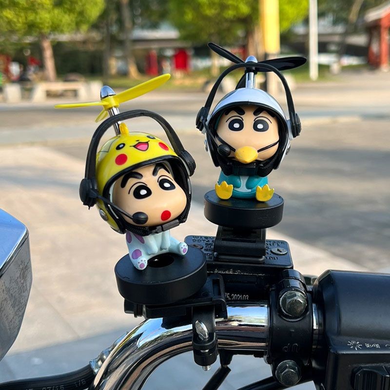 ️ patung penyu pakai helmet Crayon Shin-Chan Car Ornaments helmet ...