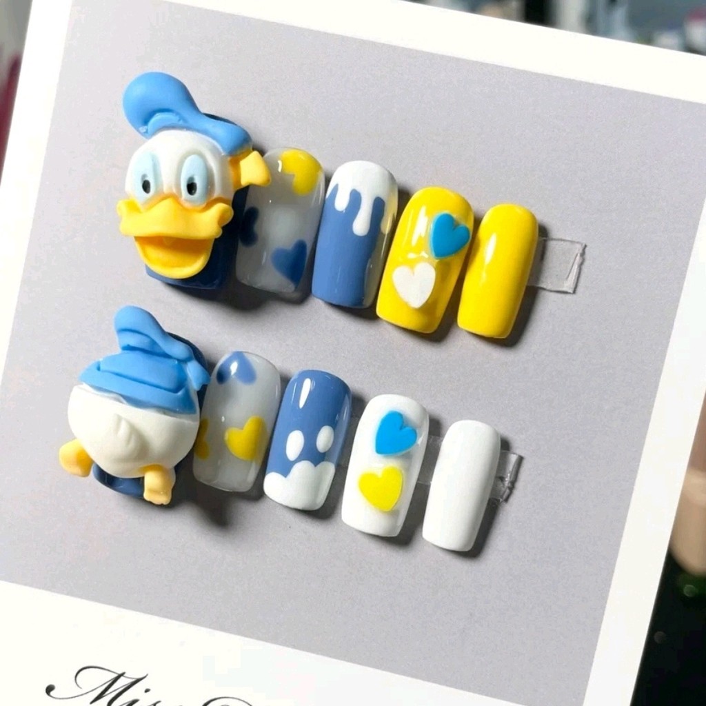 Childlike Handmade Disneyland Donald Duck Three-Dimensional Fake Nail ...