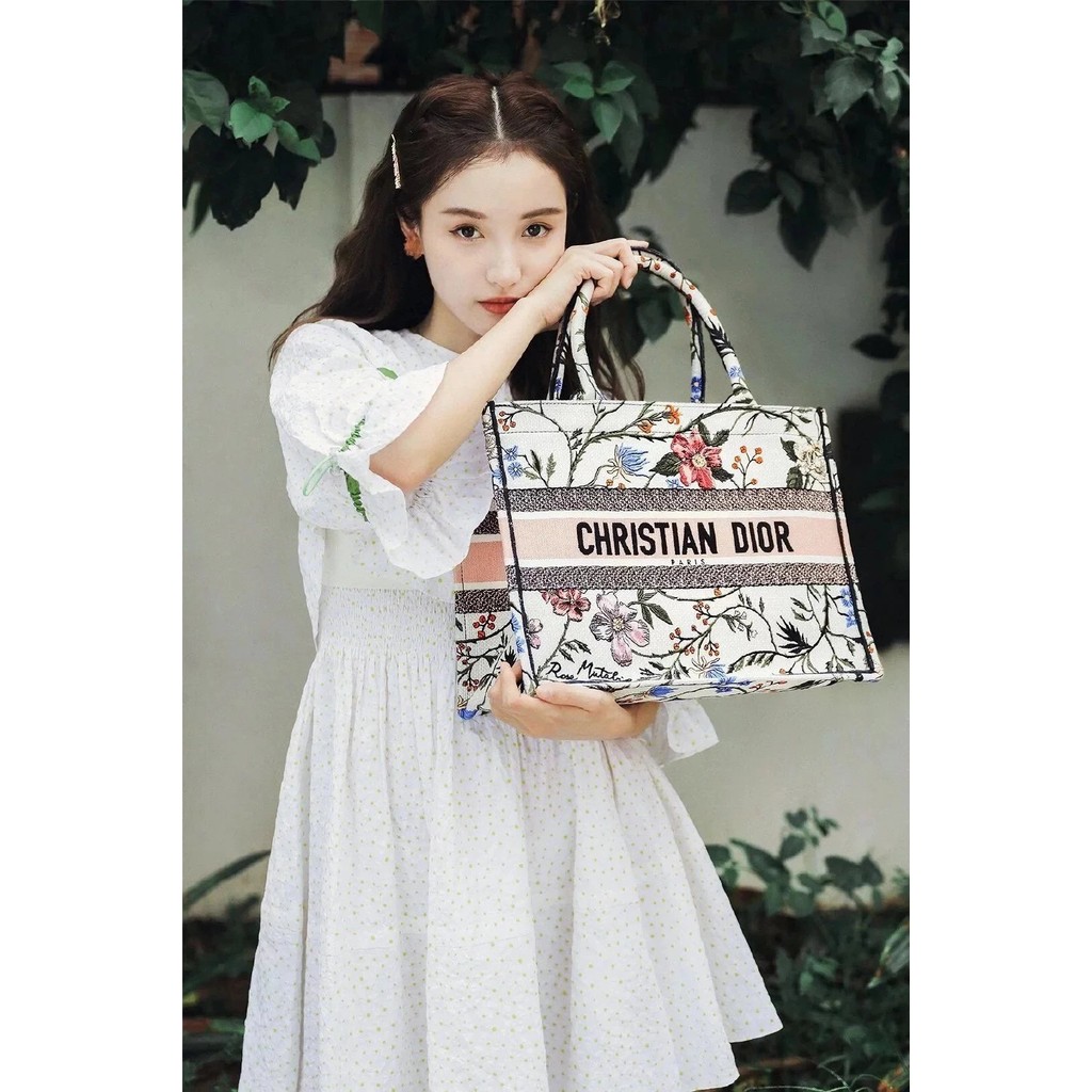 2020 New Products Flower Butterfly Limited Book Tote Tote Bag Dior Dior ...