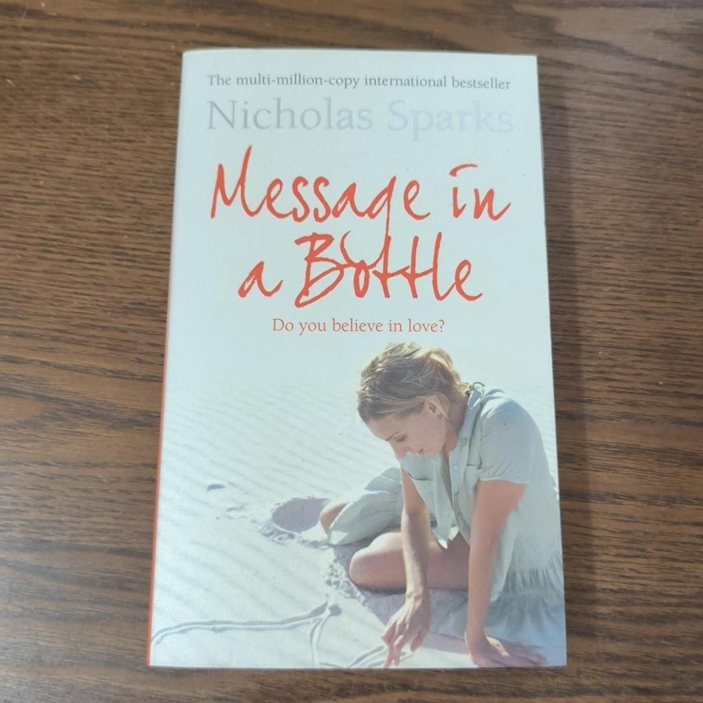 Message in a Bottle by Nicholas Sparks | Shopee Malaysia