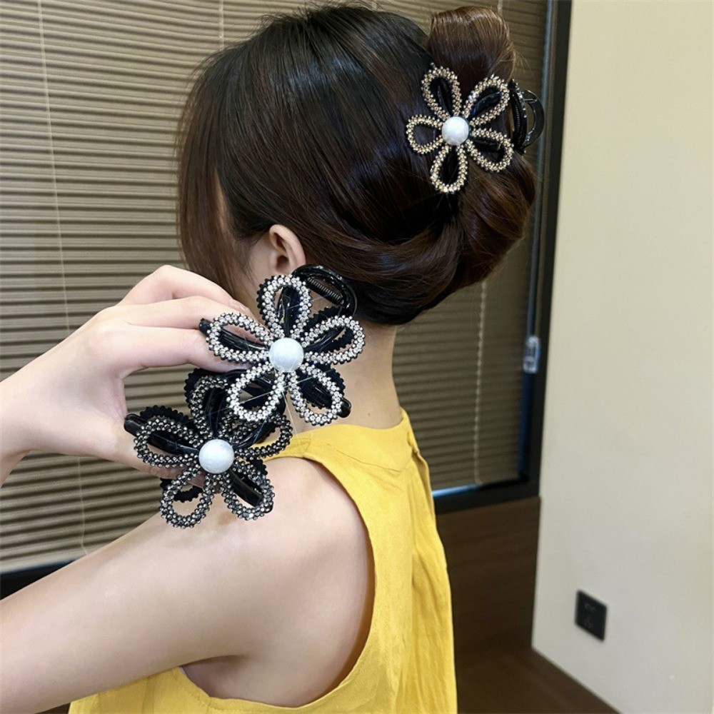 High Grade Sparkling Diamond Hollowed Out Flower Back Spoon with Coiled ...