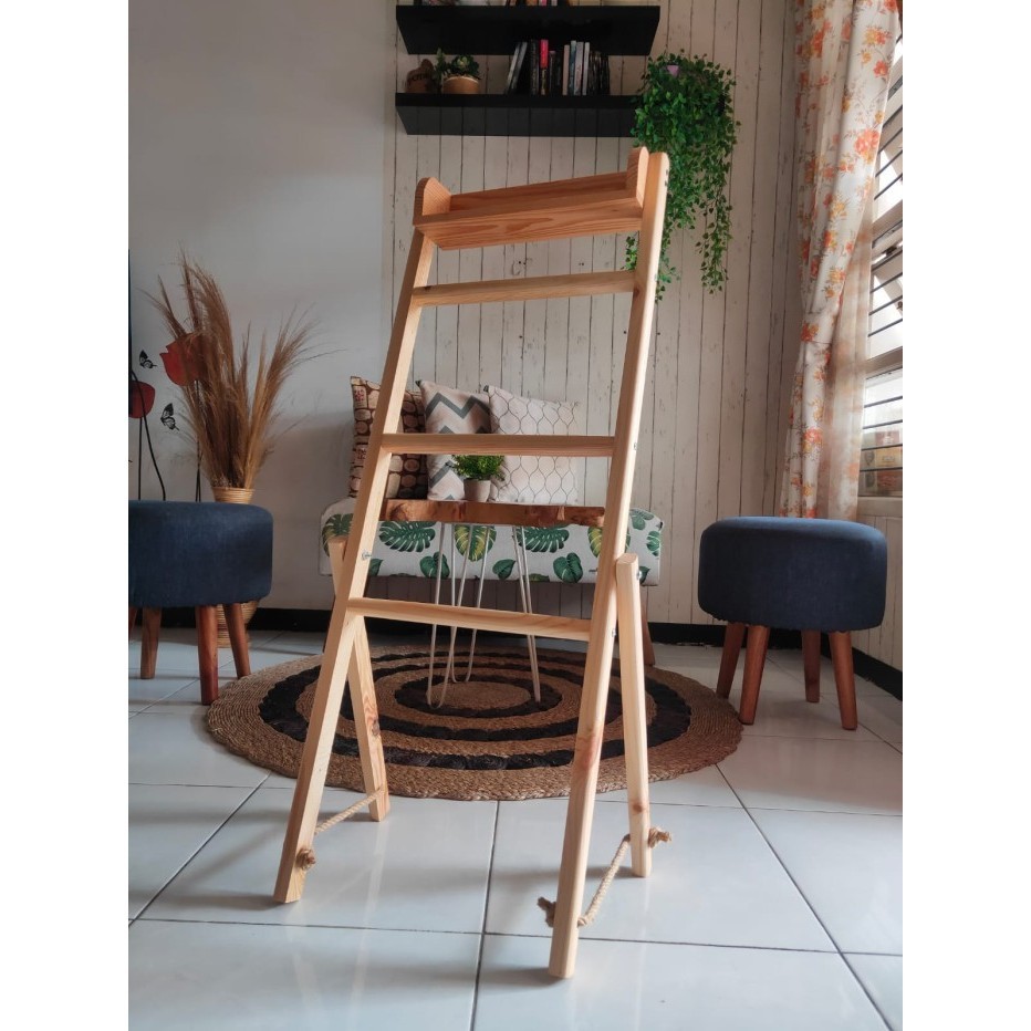 KAYU GANTUNGAN Ladder Hanger wooden Ladder rack for hanging prayer mats ...