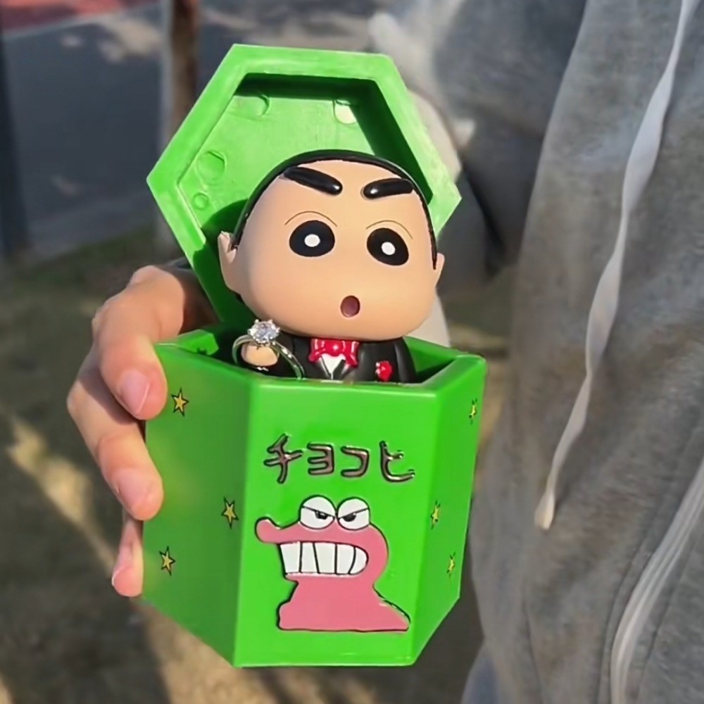 Proposal Crayon Shin-chan Desktop Ornaments Toys Creative Valentine's ...