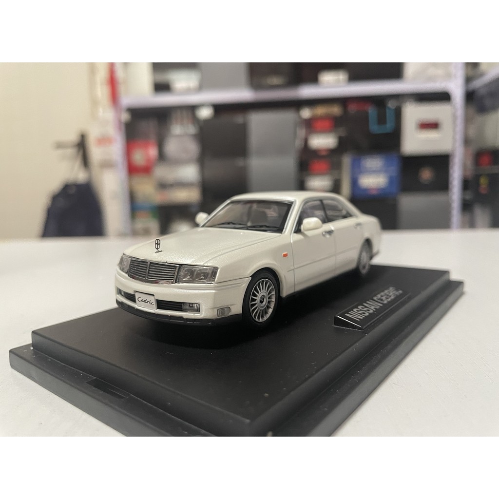 1: 43 MTECH M4 Nissan Duke King Nissan Cedric Y34 VIP Car Model White ...