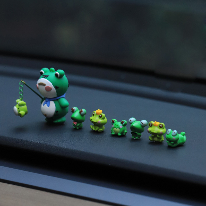 Resin Frog Car Decoration Garnish Car Dashboard Decoration Automotive ...