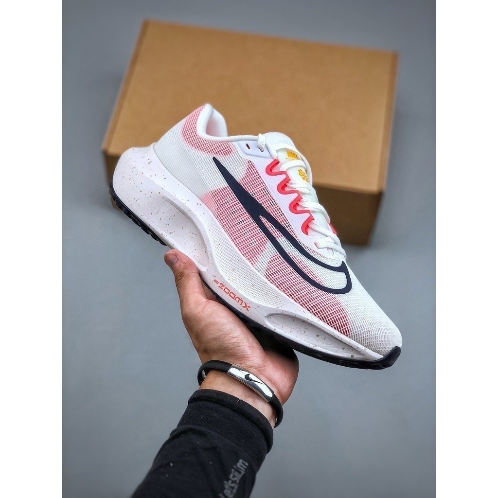Zoom Fly 5 Ultra Light Running Shoe REACT Foam with Carbon Fiber Board ...