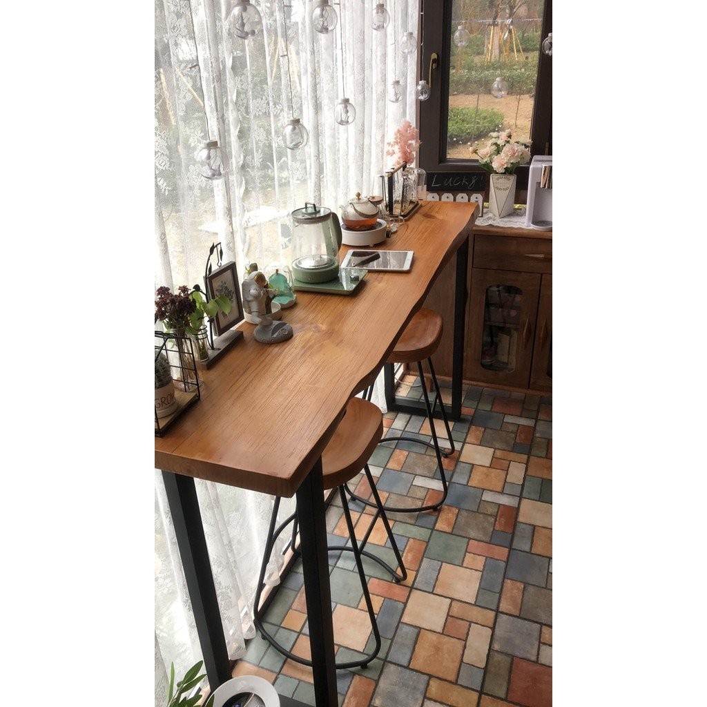 Meja bar Meja kayu dan kerusi Gabungan balkoni ke dinding Kaki tinggi ...