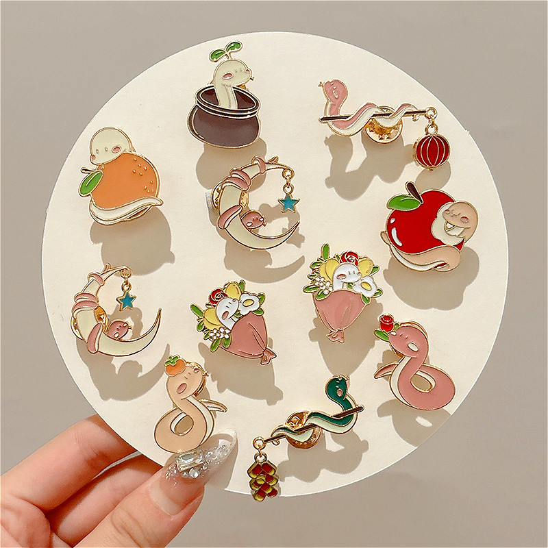 Set 4 Years of The Snake Metal Cute Brooch Animal Snake Badge Zodiac ...