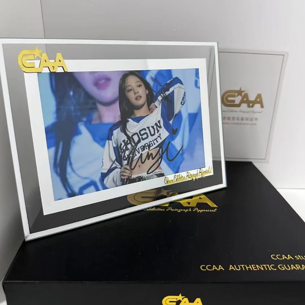 Newjeans MINJI Jinminchi Autographed Photo with CSA Certification Photo ...