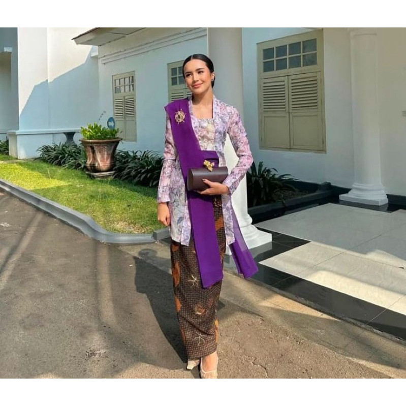 Ready Plain kebaya shawl + brooch lace shawl selendang lace | Shopee ...