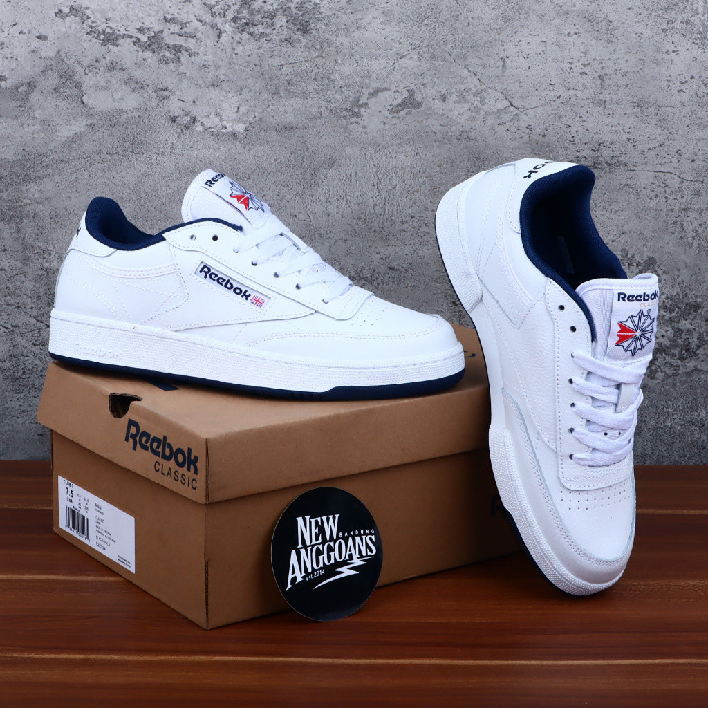 Putih Reebok Club C 85 vintage putih tentera laut hitam putih kasut ...