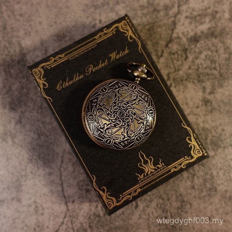 Jam poket Cthulu di luar bayangan masa, flip ukiran retro berongga ...