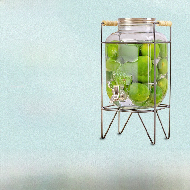 Botol jus kaca dengan keran, rak besi, botol wain, baldi minuman, dapur ...