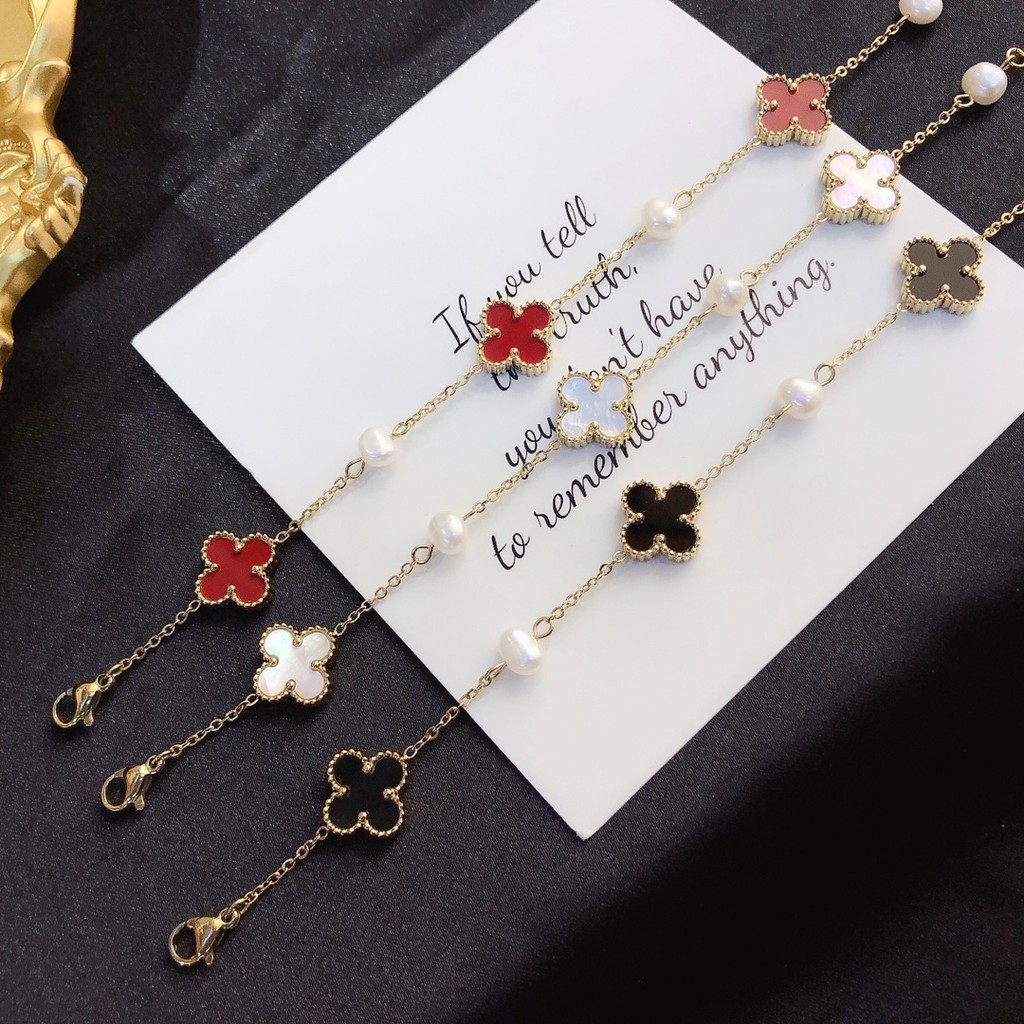 Casual Van Cleef & Arpels Bracelet Delicate Bangle Hollow Letter Logo ...