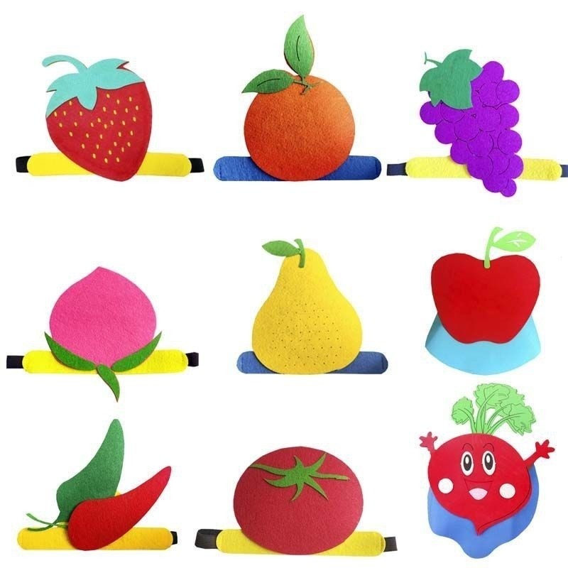 Topi buah kanak-kanak menunjukkan prop topi tudung sayur-sayuran dengan ...