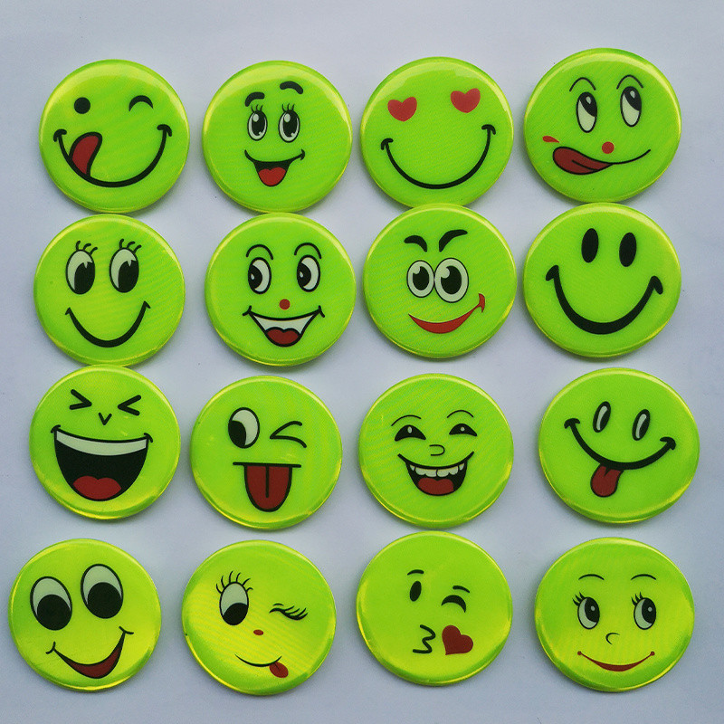 Reflective Badge Luminous Smiley Face Small Badge Brooch Buckle ...