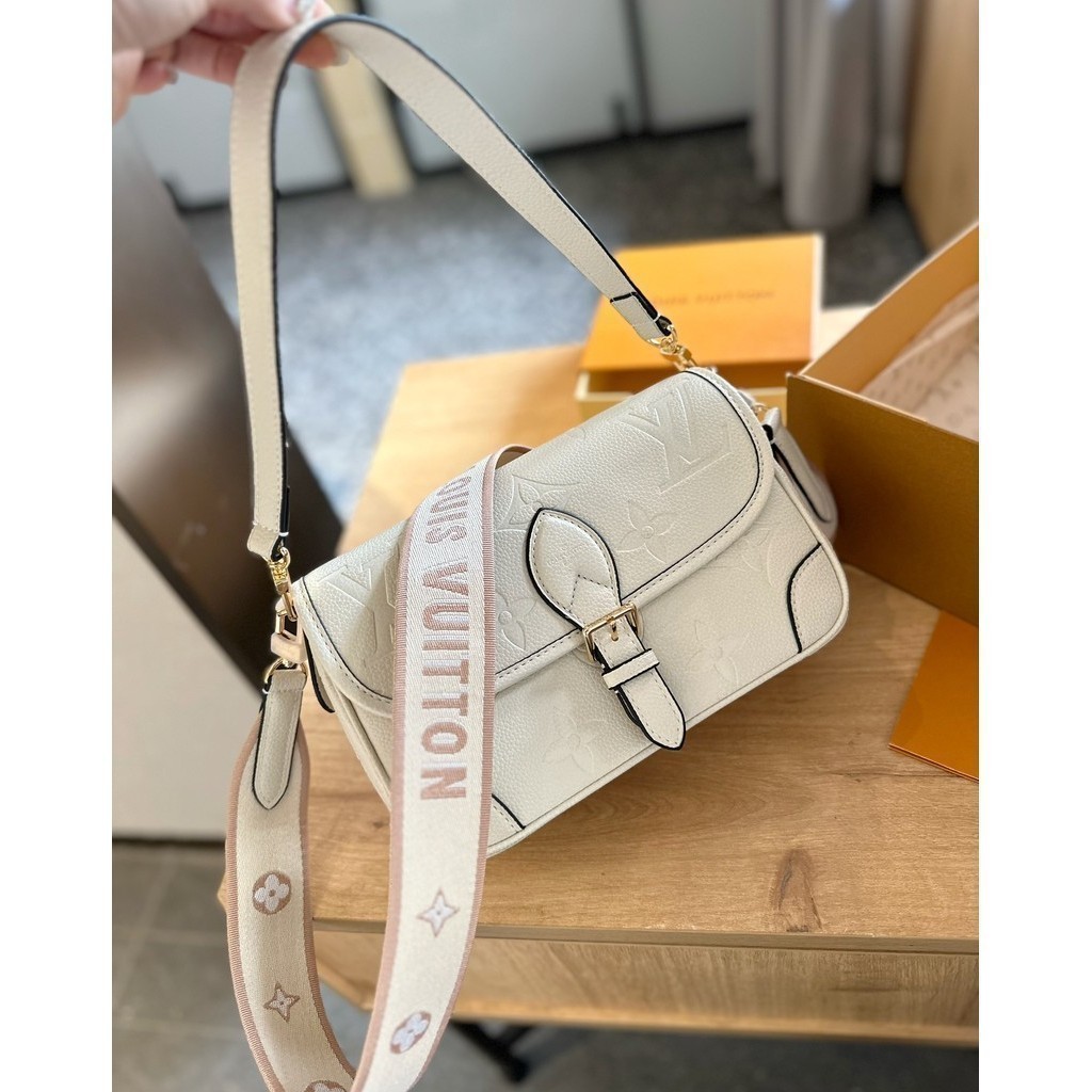 （with box） Woven shoulder strap Dani Fa stick underarm women's Fashion ...