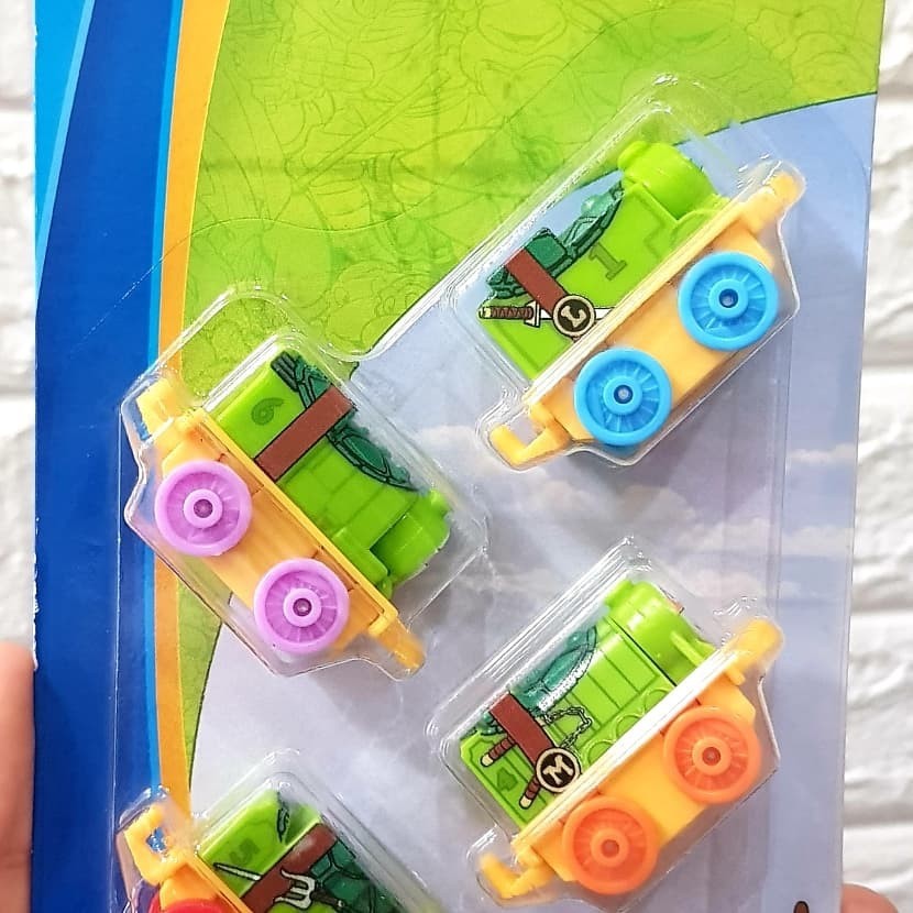 Thomas Minis Train Children's Toy contains 4 Turtle power ranger ...
