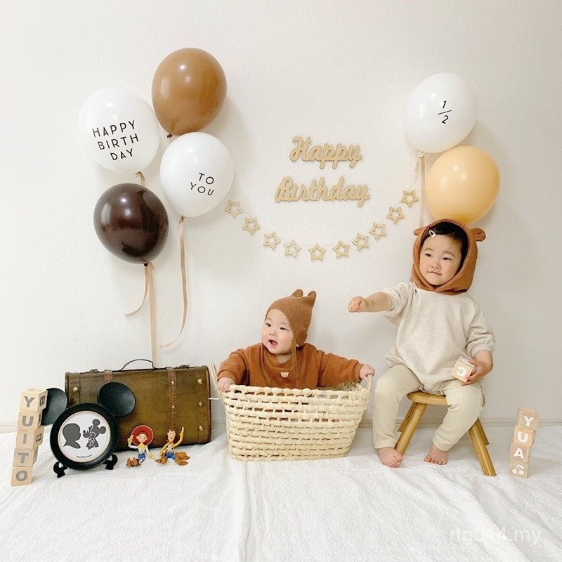 Beratus-ratus astro berumur setahun alat ambil gambar hari jadi Sen ...