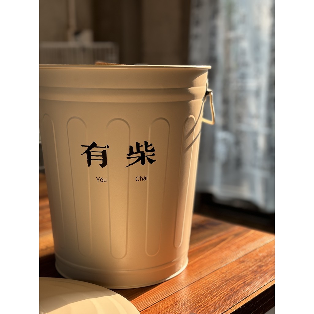 Kem Luar Putih Susu Susu Bulat Klasifikasi Tong Sampah Blok Kayu Tong ...