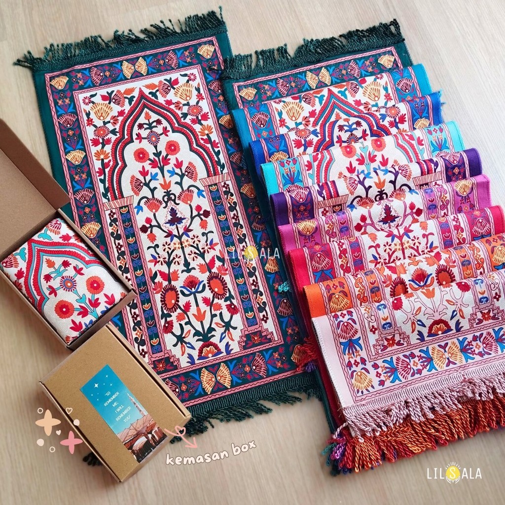 Mini Travel Nour Head Prayer Rug with Qadhifa Shell Motif, Suede, Soft ...