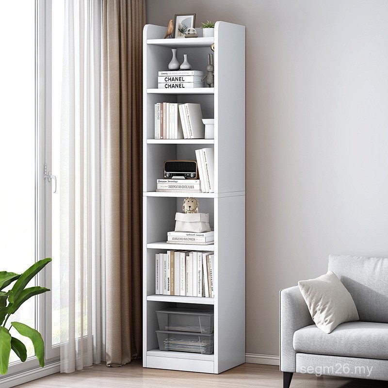 Rak buku di lantai, rumah sederhana, bilik tidur kecil, ruang tamu ...