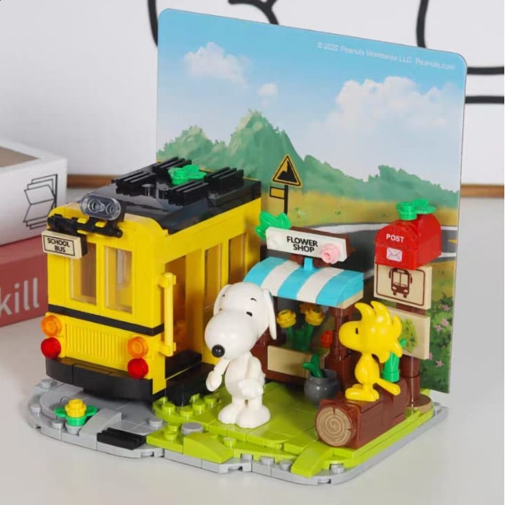 New Hobby Brick Peanuts Snoopy School Bus Station S008 / Snoopy ...