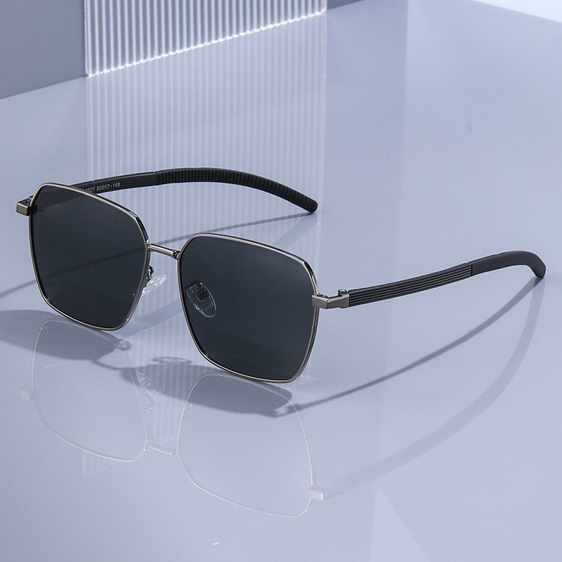 2025 New Style Men's Fashion Small Square Frame Sunscreen Polarized ...