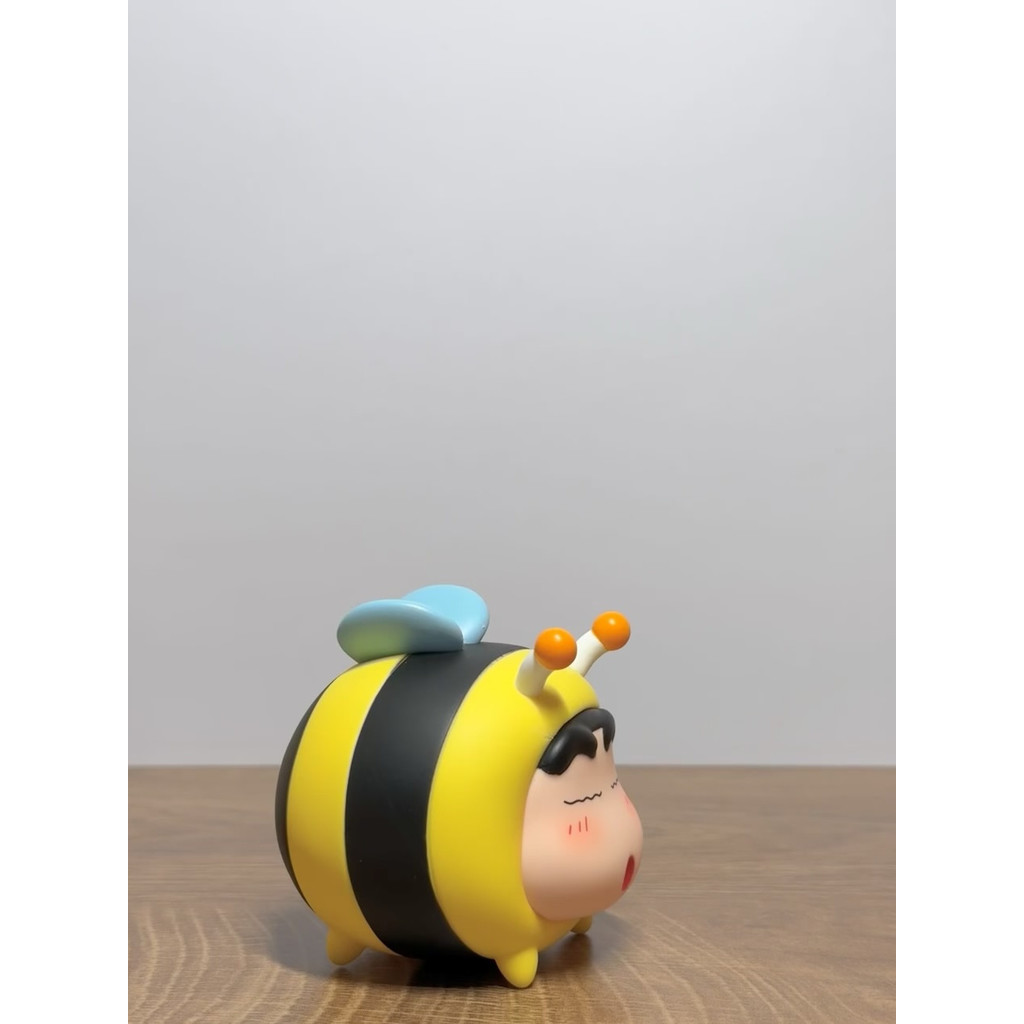 Bee Shin-Chan Crayon Shin-Chan Helper-Made Ornaments Anime Peripheral ...