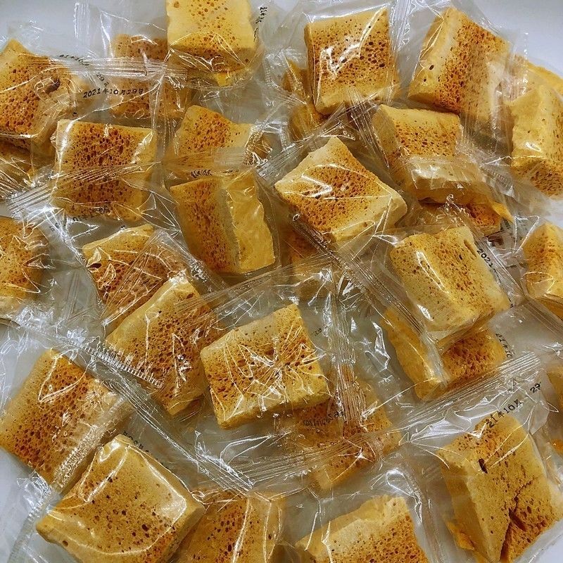 Handmade Maltose Old-fashioned Honeycomb Block Stove Candy Crisp Candy ...