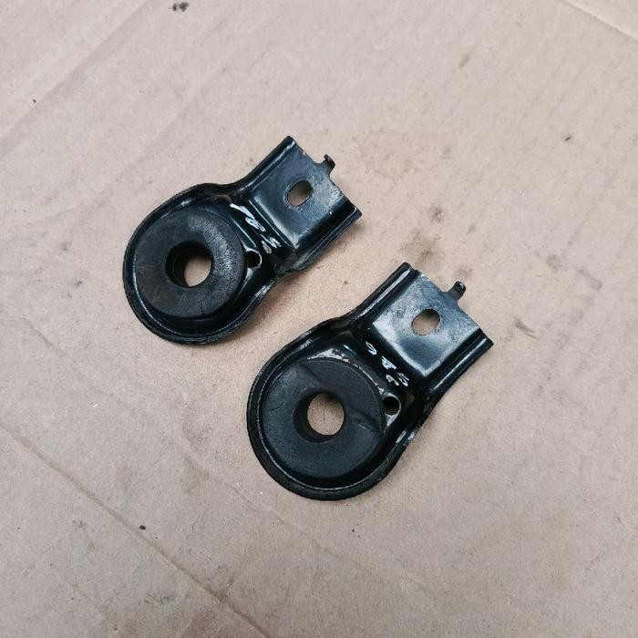 A pair of brackets + rubber Upper radiator lock for Honda Accord s84 ...