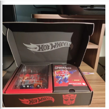 Hot Wheels transformers rlc optimus prime mattel creations convention ...