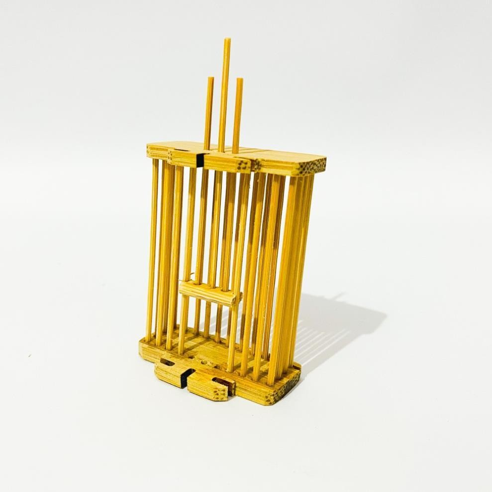 Bamboo cricket baskets are usually snugly slats for crested birds and ...