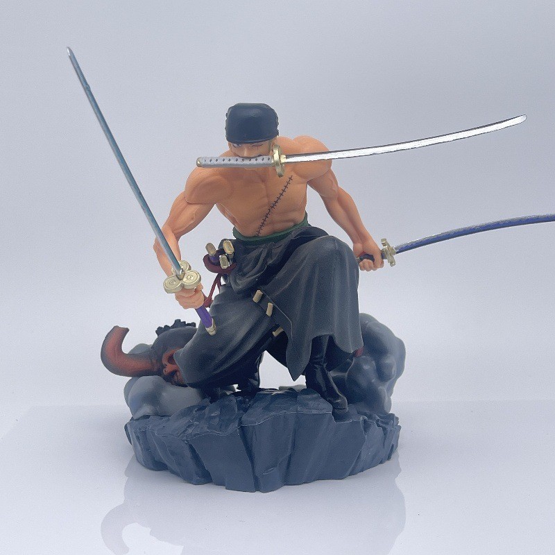 One Piece Zoro model on skull island, figure Zoro Luffy One Piece ...