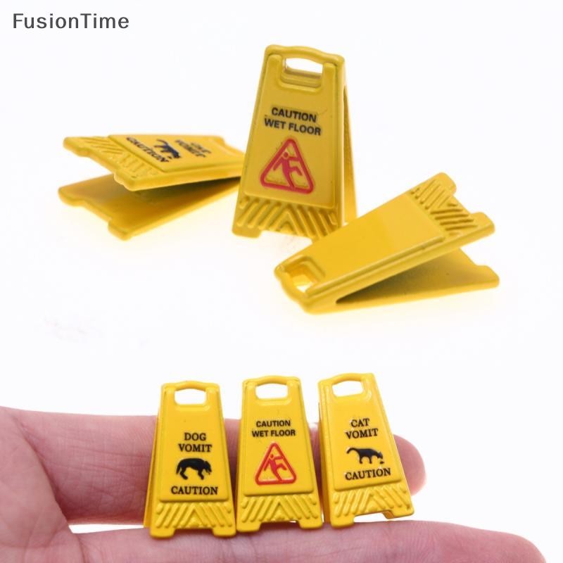 [usi] Dollhouse Warning Sign Beware Of Slippery Floor Sign Miniatures Vomit Scene Building Scene ...