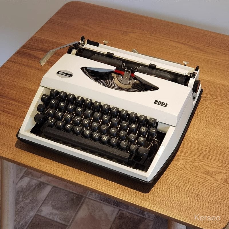 Old-fashioned Typewriter English Machinery Flying Fish-200 Normal Use ...