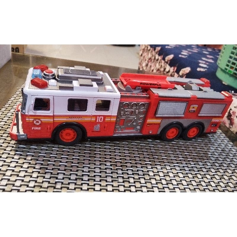 Firetruck preloved Vehicle w/ Sound and light | Shopee Malaysia