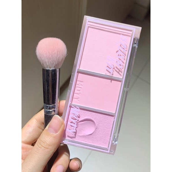 blusher stick blush Anda tahu bagaimana untuk menunjukkan warna lembut ...